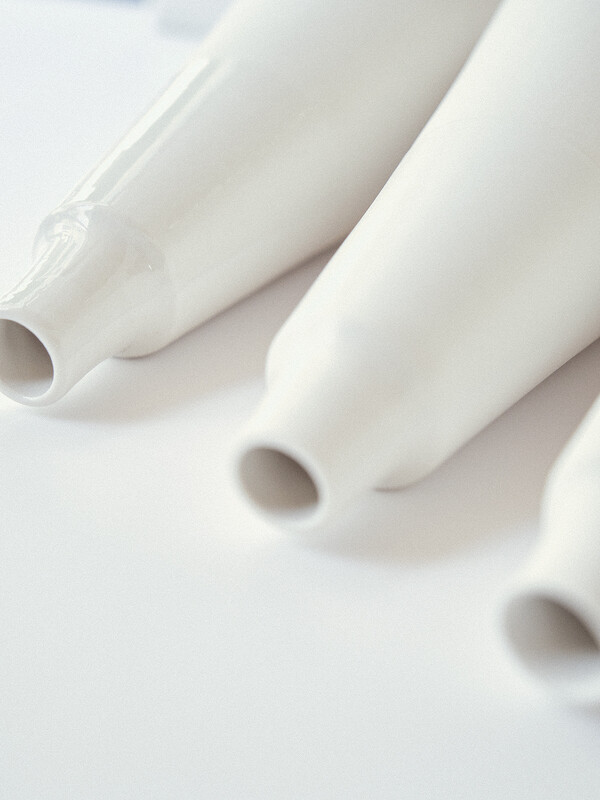 Glazed thread vessel (by Verónica Moar) | KNITBRARY