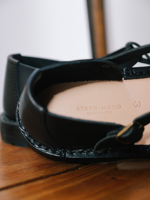 Artisanal sandals (by Steve Mono) | KNITBRARY